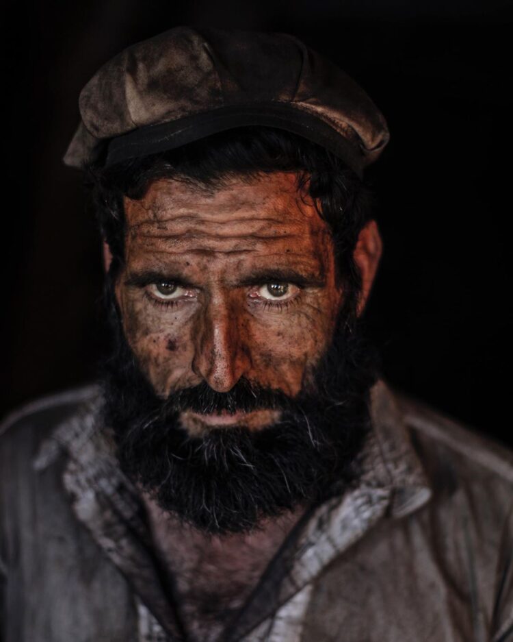 Webinar: Storytelling In Photography With Muhammed Muheisen – Business ...